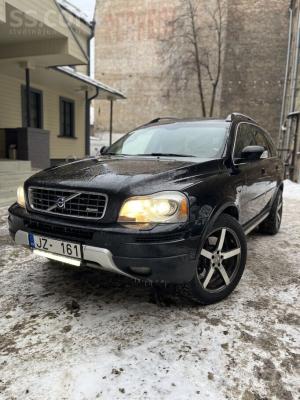 Black Volvo XC90 2007 in Riga, with an engine capacity of 2.40 L and mileage of 305 thousand km for 7200 €, photo 7 on AUTOMOTO.COM.LV