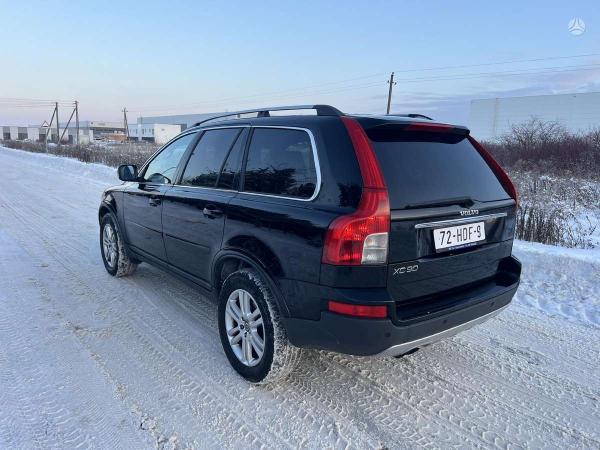 Black Volvo XC90 2007 in Kaunas, with an engine capacity of 2.40 L and mileage of 297 thousand km for 5650 €, photo 4 on AUTOMOTO.COM.LV