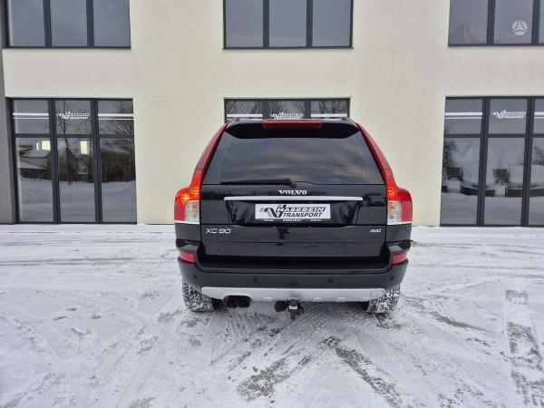 Black Volvo XC90 2007 in Marijampole, with an engine capacity of 2.40 L and mileage of 273 thousand km for 7500 €, photo 7 on AUTOMOTO.COM.LV