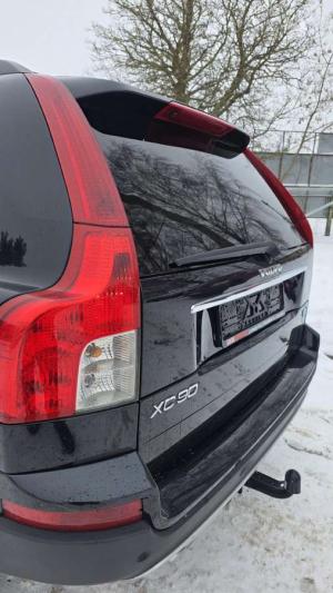 Black Volvo XC90 2007 in Siauliai, with an engine capacity of 2.40 L and mileage of 280 thousand km for 6999 €, photo 16 on AUTOMOTO.COM.LV