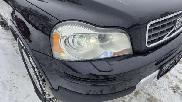 Black Volvo XC90 2007 in Siauliai, with an engine capacity of 2.40 L and mileage of 280 thousand km for 6999 €, photo 11 on AUTOMOTO.COM.LV