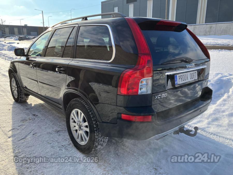 Black Volvo XC90 2007 in Tartu, with an engine capacity of 2.40 L and mileage of 247 thousand km for 6950 €, photo 4 on AUTOMOTO.COM.LV