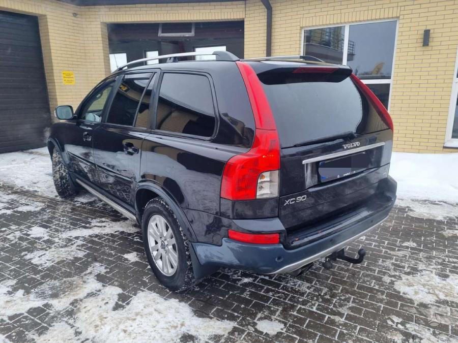 Melns Volvo XC90 2007 Utena, ar dzinēja tilpumu 2.40 L un nobraukumu 286 tūkst. km par 7150 €, foto 3 vietnē AUTOMOTO.COM.LV
