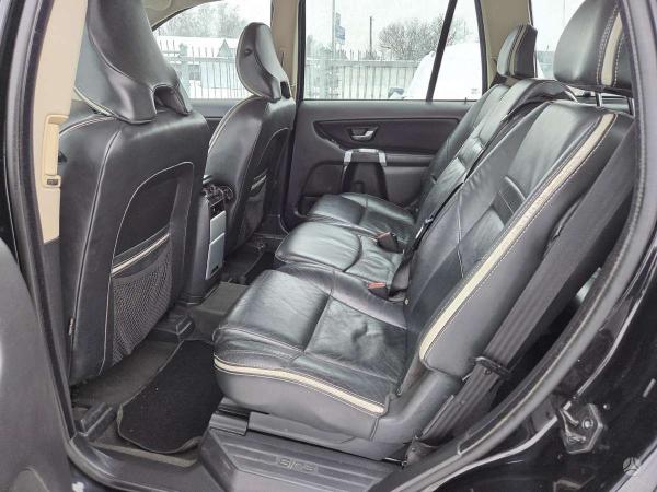 Black Volvo XC90 2007 in Marijampole, with an engine capacity of 2.40 L and mileage of 255 thousand km for 6699 €, photo 11 on AUTOMOTO.COM.LV