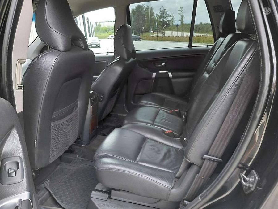 Melns Volvo XC90 2007 Viļņa, ar dzinēja tilpumu 3.19 L un nobraukumu 297 tūkst. km par 4000 €, foto 9 vietnē AUTOMOTO.COM.LV