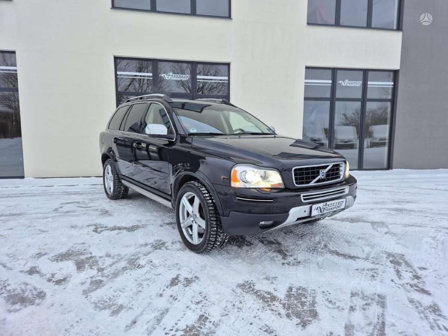 Black Volvo XC90 2007 in Marijampole, with an engine capacity of 2.40 L and mileage of 273 thousand km for 7199 €, photo 1 on AUTOMOTO.COM.LV