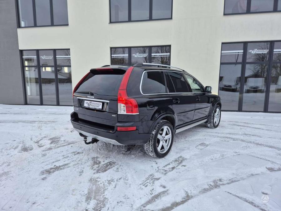 Black Volvo XC90 2007 in Marijampole, with an engine capacity of 2.40 L and mileage of 273 thousand km for 7199 €, photo 4 on AUTOMOTO.COM.LV