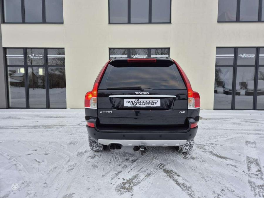 Black Volvo XC90 2007 in Marijampole, with an engine capacity of 2.40 L and mileage of 273 thousand km for 7199 €, photo 5 on AUTOMOTO.COM.LV