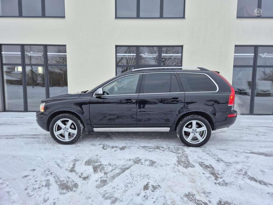 Black Volvo XC90 2007 in Marijampole, with an engine capacity of 2.40 L and mileage of 273 thousand km for 7199 €, photo 8 on AUTOMOTO.COM.LV