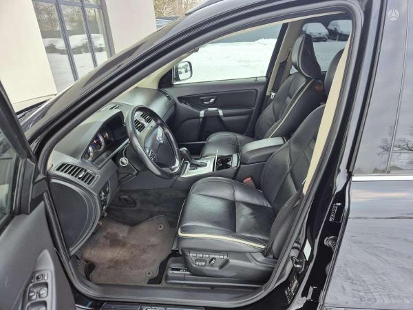 Melns Volvo XC90 2007 Marijampole, ar dzinēja tilpumu 2.40 L un nobraukumu 273 tūkst. km par 7200 €, foto 11 vietnē AUTOMOTO.COM.LV