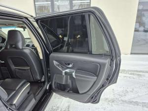 Black Volvo XC90 2007 in Marijampole, with an engine capacity of 2.40 L and mileage of 273 thousand km for 7199 €, photo 21 on AUTOMOTO.COM.LV