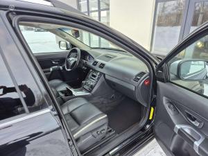 Black Volvo XC90 2007 in Marijampole, with an engine capacity of 2.40 L and mileage of 273 thousand km for 7199 €, photo 22 on AUTOMOTO.COM.LV