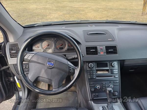 Melns Volvo XC90 2007 Tallina, ar dzinēja tilpumu 2.40 L un nobraukumu 363 tūkst. km par 5900 €, foto 10 vietnē AUTOMOTO.COM.LV