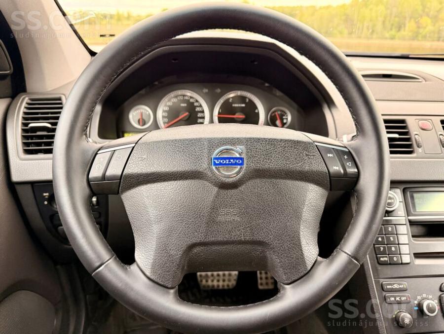 Melns Volvo XC90 2007 Rīga, ar dzinēja tilpumu 2.40 L un nobraukumu 280 tūkst. km par 8790 €, foto 14 vietnē AUTOMOTO.COM.LV