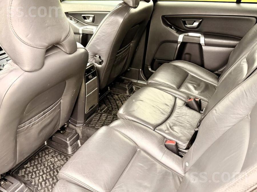 Melns Volvo XC90 2007 Rīga, ar dzinēja tilpumu 2.40 L un nobraukumu 280 tūkst. km par 8790 €, foto 21 vietnē AUTOMOTO.COM.LV