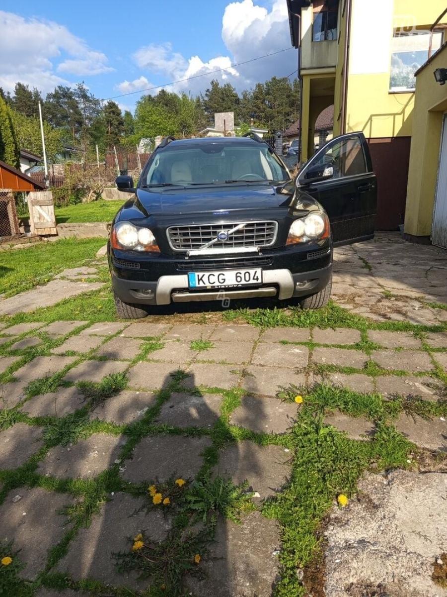 Black Volvo XC90 2007 in Vilnius, with an engine capacity of 2.40 L and mileage of 360 thousand km for 6750 €, photo 1 on AUTOMOTO.COM.LV