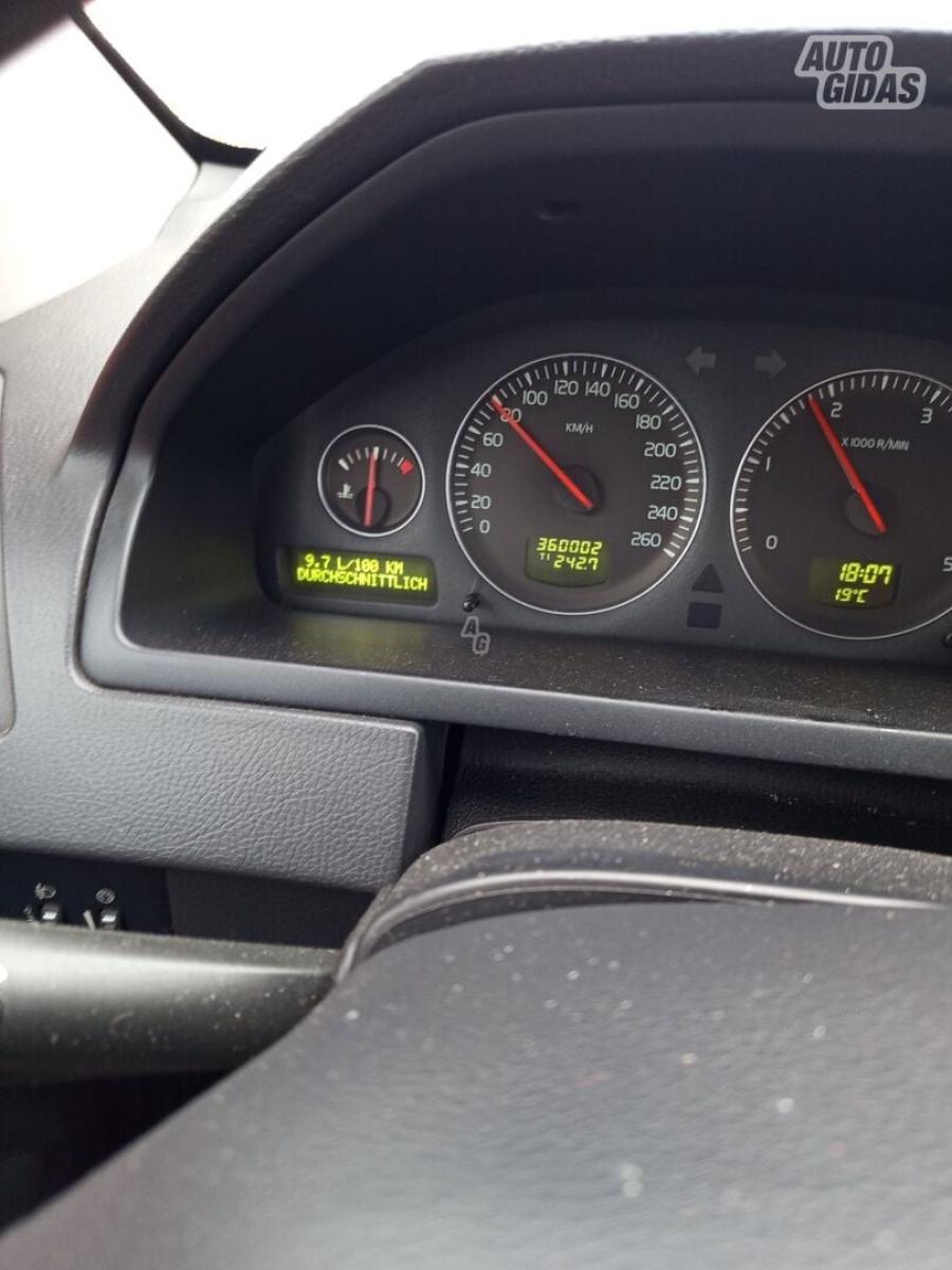 Black Volvo XC90 2007 in Vilnius, with an engine capacity of 2.40 L and mileage of 360 thousand km for 6750 €, photo 3 on AUTOMOTO.COM.LV