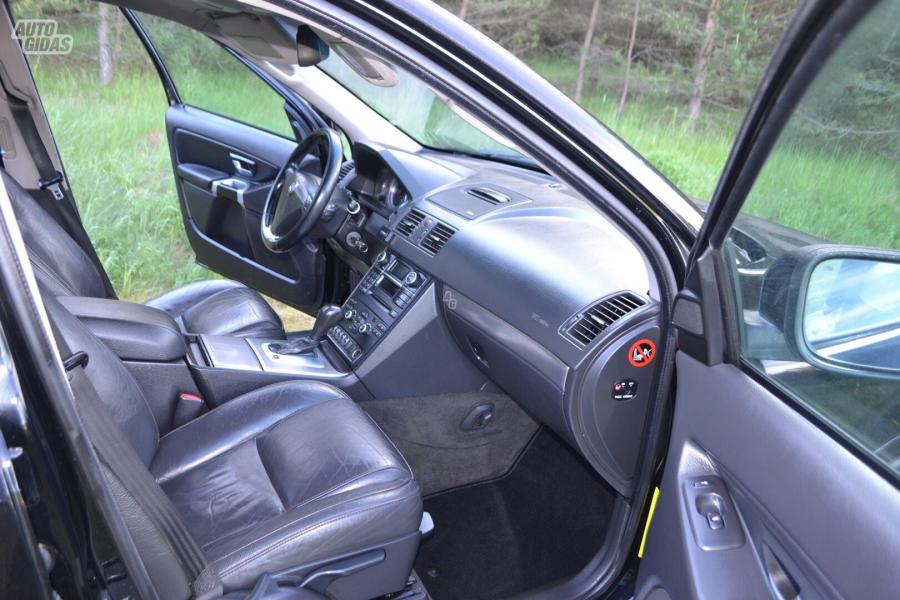 Melns Volvo XC90 2007 Viļņa, ar dzinēja tilpumu 2.40 L un nobraukumu 299 tūkst. km par 5950 €, foto 14 vietnē AUTOMOTO.COM.LV