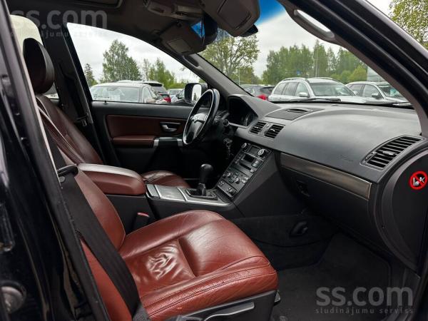 Melns Volvo XC90 2007 Jelgava, ar dzinēja tilpumu 2.40 L un nobraukumu 0 tūkst. km par 6100 €, foto 10 vietnē AUTOMOTO.COM.LV
