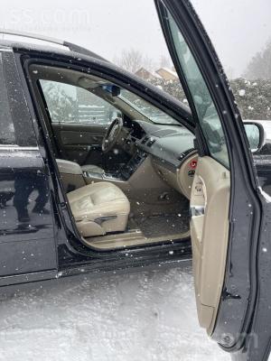 Black Volvo XC90 2007 in Riga, with an engine capacity of 2.40 L and mileage of 0 thousand km for 4300 €, photo 6 on AUTOMOTO.COM.LV