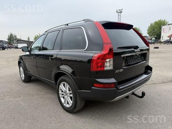 Melns Volvo XC90 2007 Rīga, ar dzinēja tilpumu 2.40 L un nobraukumu 294 tūkst. km par 6480 €, foto 4 vietnē AUTOMOTO.COM.LV