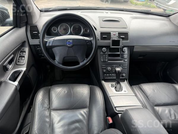 Melns Volvo XC90 2007 Rīga, ar dzinēja tilpumu 2.40 L un nobraukumu 294 tūkst. km par 6480 €, foto 10 vietnē AUTOMOTO.COM.LV