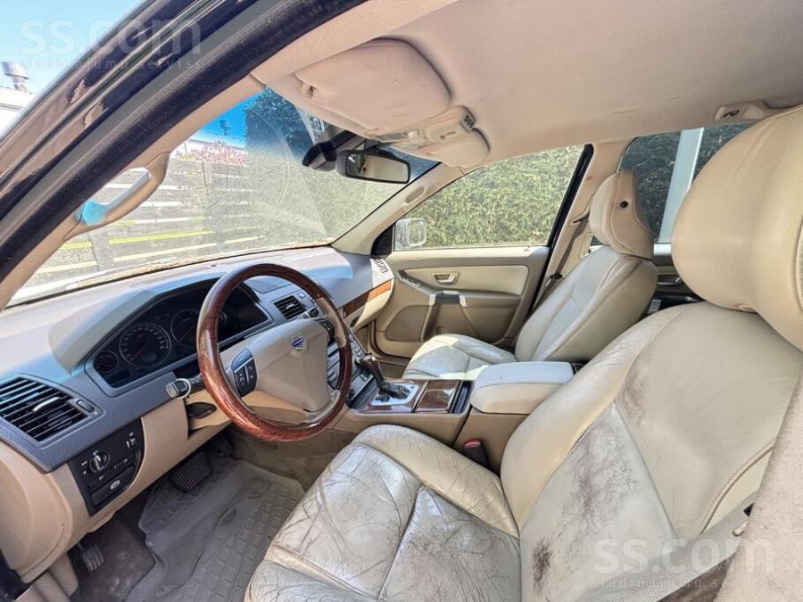 Melns Volvo XC90 2007 Rīga, ar dzinēja tilpumu 2.40 L un nobraukumu 380 tūkst. km par 3700 €, foto 3 vietnē AUTOMOTO.COM.LV