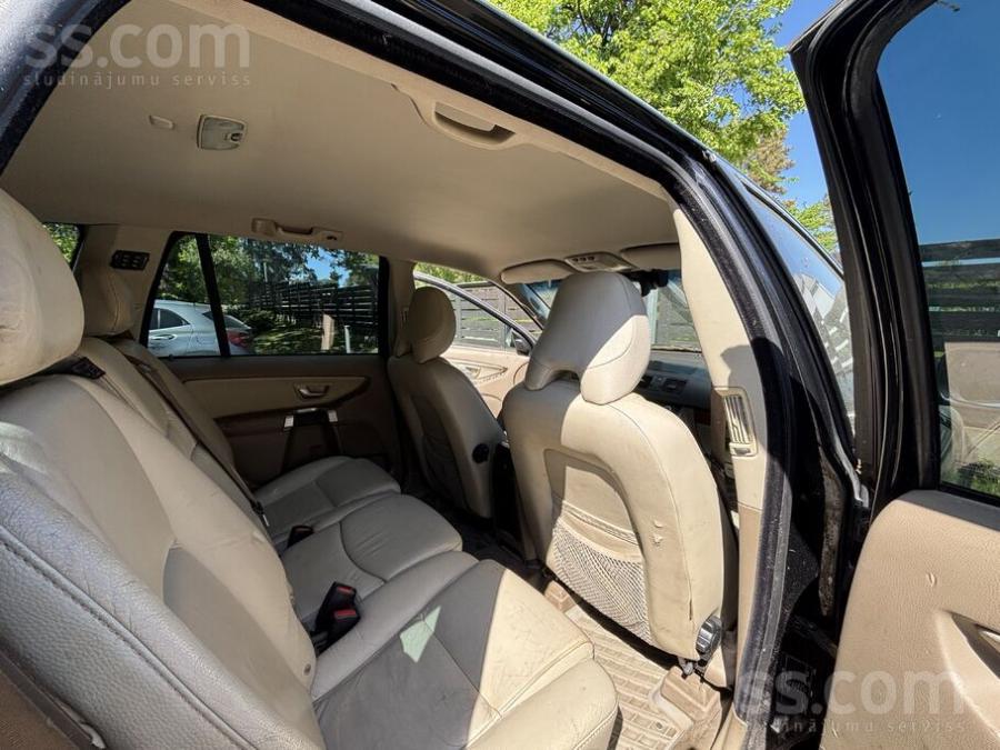 Melns Volvo XC90 2007 Rīga, ar dzinēja tilpumu 2.40 L un nobraukumu 380 tūkst. km par 3700 €, foto 8 vietnē AUTOMOTO.COM.LV