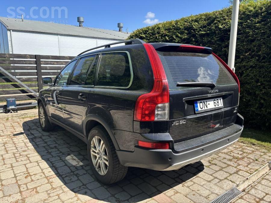 Melns Volvo XC90 2007 Rīga, ar dzinēja tilpumu 2.40 L un nobraukumu 380 tūkst. km par 3700 €, foto 12 vietnē AUTOMOTO.COM.LV
