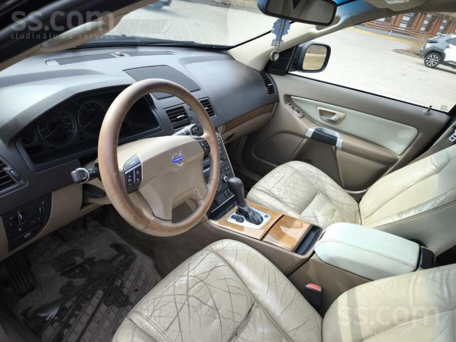 Melns Volvo XC90 2007 Rīga, ar dzinēja tilpumu 3.20 L un nobraukumu 281 tūkst. km par 3300 €, foto 10 vietnē AUTOMOTO.COM.LV