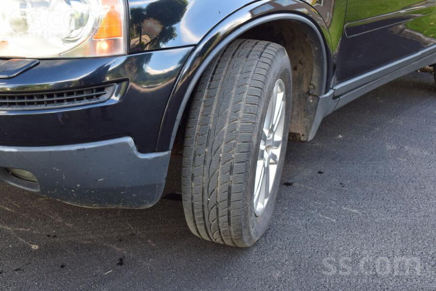 Melns Volvo XC90 2007 Gulbene, ar dzinēja tilpumu 2.40 L un nobraukumu 278 tūkst. km par 6550 €, foto 9 vietnē AUTOMOTO.COM.LV