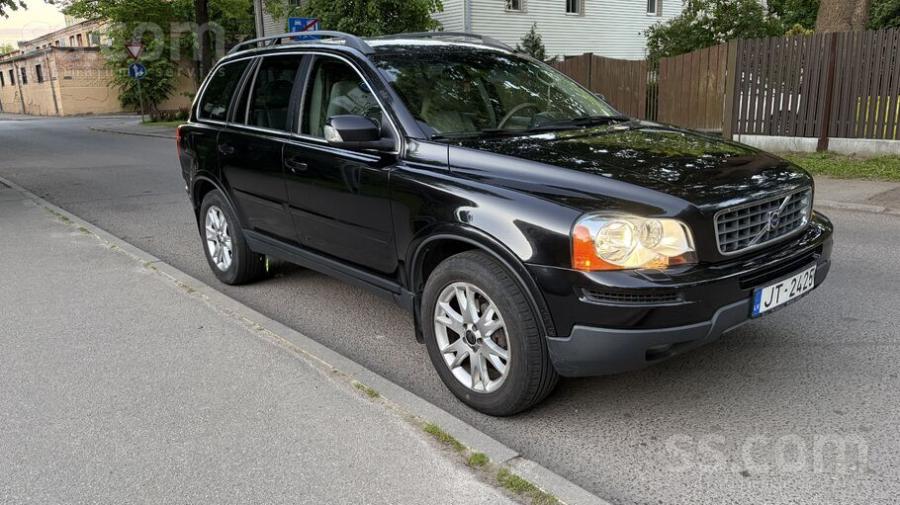 Melns Volvo XC90 2007 Rīga, ar dzinēja tilpumu 2.40 L un nobraukumu 356 tūkst. km par 6999 €, foto 1 vietnē AUTOMOTO.COM.LV