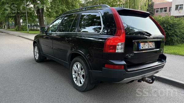 Black Volvo XC90 2007 in Riga, with an engine capacity of 2.40 L and mileage of 356 thousand km for 6799 €, photo 3 on AUTOMOTO.COM.LV