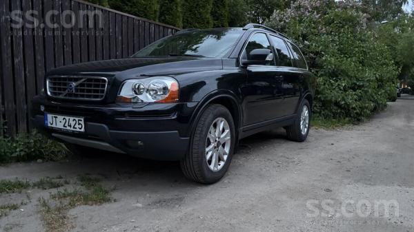 Black Volvo XC90 2007 in Riga, with an engine capacity of 2.40 L and mileage of 356 thousand km for 6799 €, photo 6 on AUTOMOTO.COM.LV