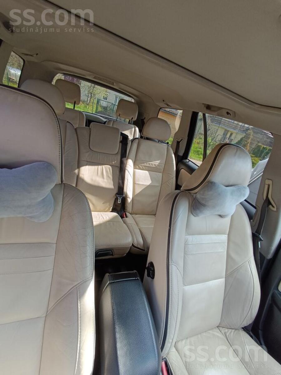 Melns Volvo XC90 2007 Rīga, ar dzinēja tilpumu 2.40 L un nobraukumu 276 tūkst. km par 6350 €, foto 4 vietnē AUTOMOTO.COM.LV