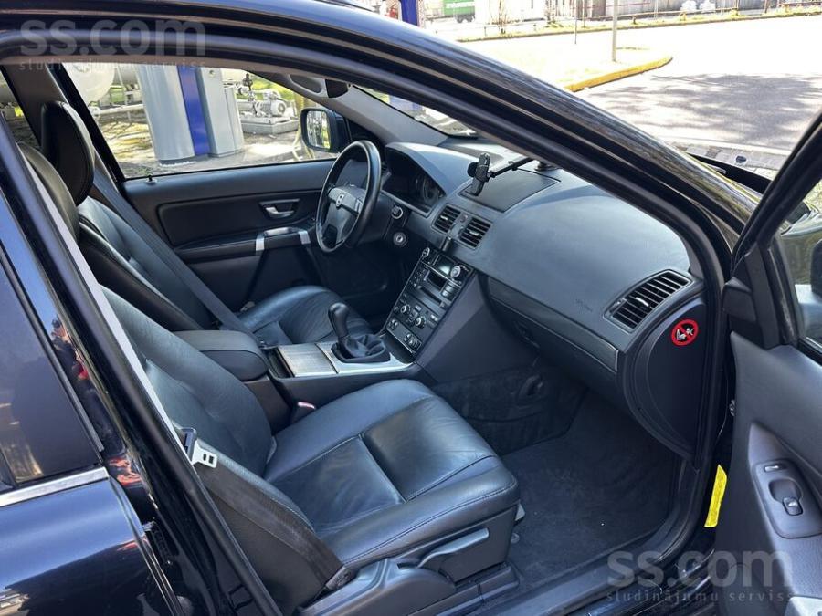 Melns Volvo XC90 2007 Rīga, ar dzinēja tilpumu 2.40 L un nobraukumu 319 tūkst. km par 6399 €, foto 11 vietnē AUTOMOTO.COM.LV