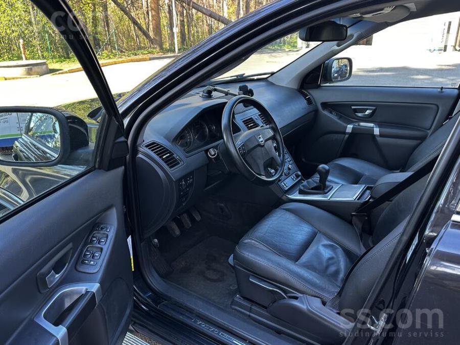 Melns Volvo XC90 2007 Rīga, ar dzinēja tilpumu 2.40 L un nobraukumu 319 tūkst. km par 6399 €, foto 13 vietnē AUTOMOTO.COM.LV