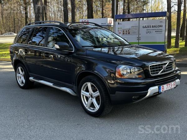Black Volvo XC90 2007 in Riga, with an engine capacity of 2.40 L and mileage of 319 thousand km for 6399 €, photo 2 on AUTOMOTO.COM.LV
