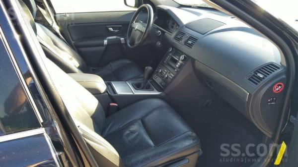 Melns Volvo XC90 2007 Rīga, ar dzinēja tilpumu 2.40 L un nobraukumu 313 tūkst. km par 4600 €, foto 7 vietnē AUTOMOTO.COM.LV
