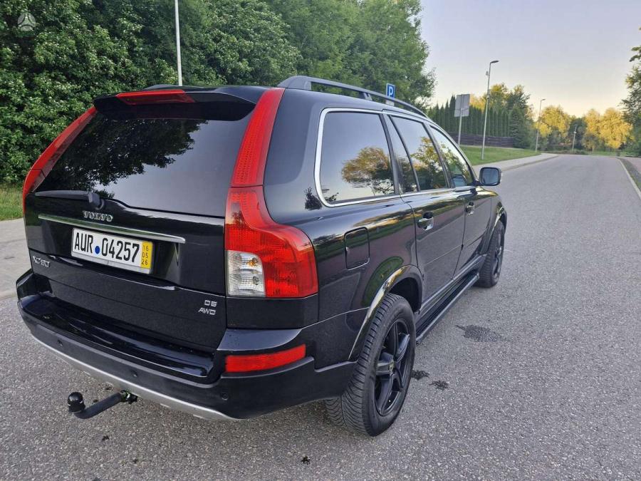 Black Volvo XC90 2007 in Vilnius, with an engine capacity of 2.40 L and mileage of 292 thousand km for 6350 €, photo 3 on AUTOMOTO.COM.LV