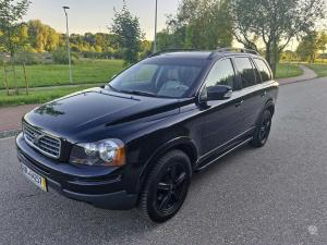 Black Volvo XC90 2007 in Vilnius, with an engine capacity of 2.40 L and mileage of 292 thousand km for 6350 €, photo 4 on AUTOMOTO.COM.LV