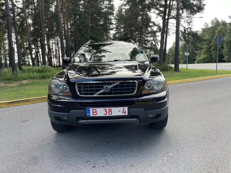 Black Volvo XC90 2007 in Riga, with an engine capacity of 2.40 L and mileage of 239 thousand km for 3000 €, photo 5 on AUTOMOTO.COM.LV
