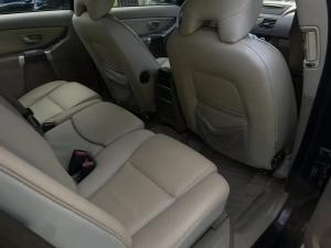 Black Volvo XC90 2007 in Riga, with an engine capacity of 2.40 L and mileage of 239 thousand km for 3000 €, photo 14 on AUTOMOTO.COM.LV