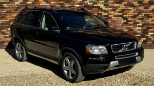 Black Volvo XC90 2007 in Riga, with an engine capacity of 2.40 L and mileage of 410 thousand km for 6500 €, photo 6 on AUTOMOTO.COM.LV