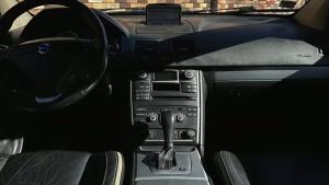 Black Volvo XC90 2007 in Riga, with an engine capacity of 2.40 L and mileage of 410 thousand km for 6500 €, photo 11 on AUTOMOTO.COM.LV