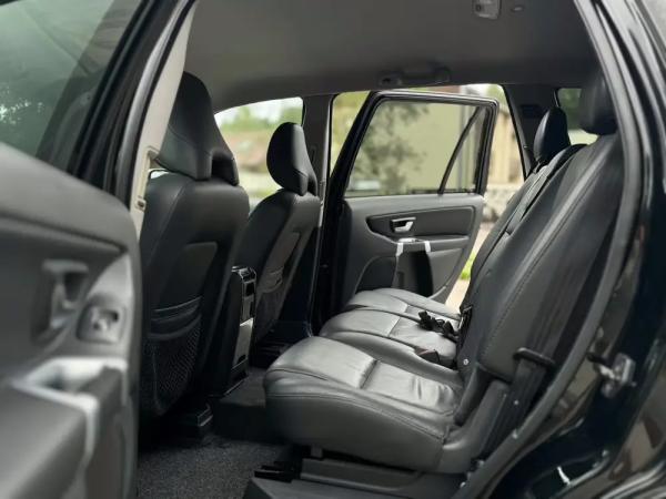 Melns Volvo XC90 2007 Jūrmala, ar dzinēja tilpumu 2.40 L un nobraukumu 321 tūkst. km par 5990 €, foto 7 vietnē AUTOMOTO.COM.LV