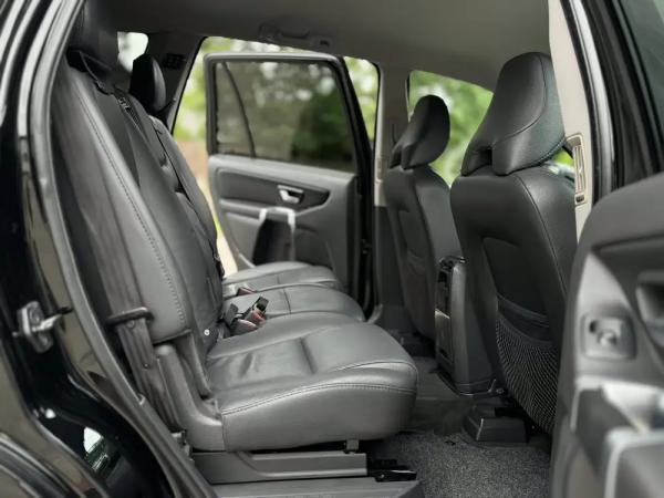 Melns Volvo XC90 2007 Jūrmala, ar dzinēja tilpumu 2.40 L un nobraukumu 321 tūkst. km par 5990 €, foto 8 vietnē AUTOMOTO.COM.LV