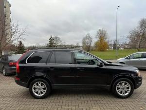 Black Volvo XC90 2007 in Riga, with an engine capacity of 2.40 L and mileage of 390 thousand km for 4490 €, photo 6 on AUTOMOTO.COM.LV
