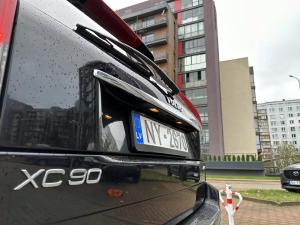 Black Volvo XC90 2007 in Riga, with an engine capacity of 2.40 L and mileage of 390 thousand km for 4490 €, photo 12 on AUTOMOTO.COM.LV