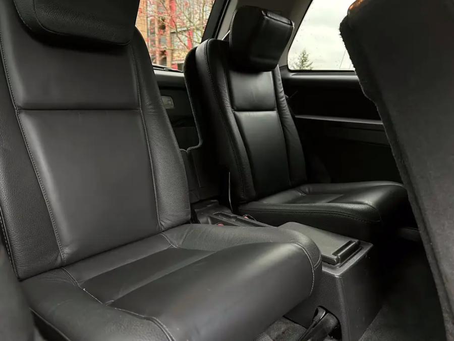 Black Volvo XC90 2007 in Riga, with an engine capacity of 2.40 L and mileage of 390 thousand km for 4490 €, photo 17 on AUTOMOTO.COM.LV